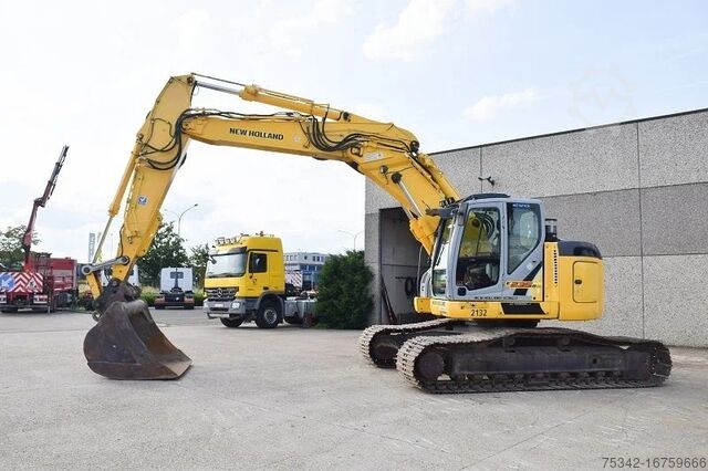 Bager za puzanje
New Holland Kobelco E235B SR-LCT