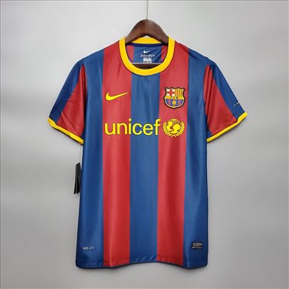 Barcelona 2010/2011 domaci dres