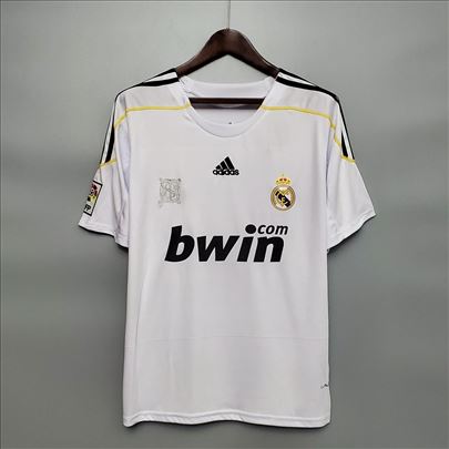 Real Madrid 2009/2010 domaći dres