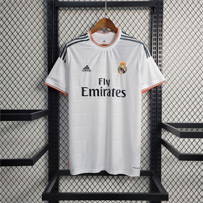 Real Madrid 2013/2014 domaći dres