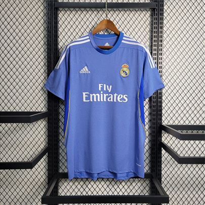 Real Madrid 2013/2014 gostujuci dres