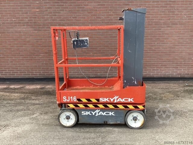 Skijack SJ16
Skyjack SJ16