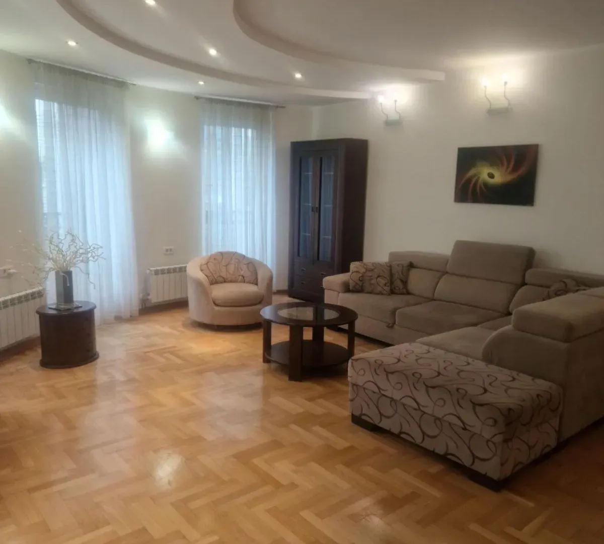 Izdavanje, trosoban stan, 82m2, Dedinje, Beograd