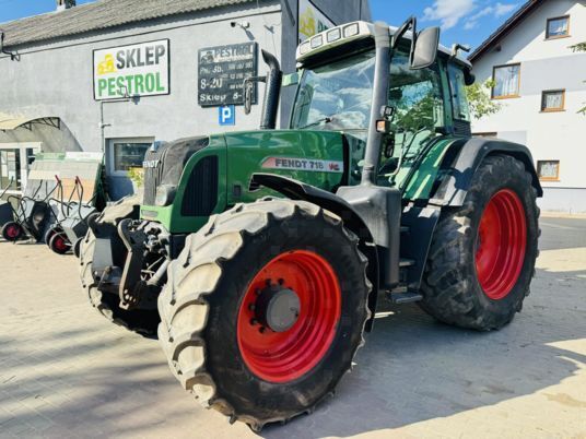 Fendt vario 718 traktor točkaš