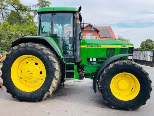 John Deere 7710 traktor točkaš