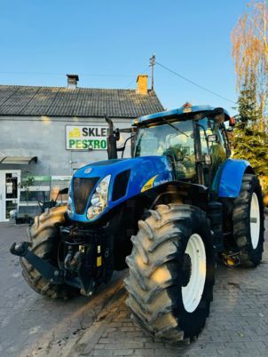 New Holland T7030 traktor točkaš