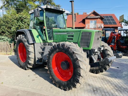 Fendt 824 traktor točkaš