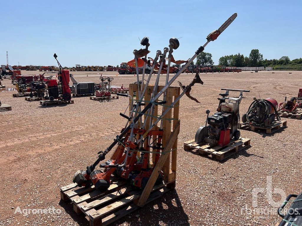 Prodaje se Qte De Materiels De Location Qt trimer za živu ogradu na aukciji