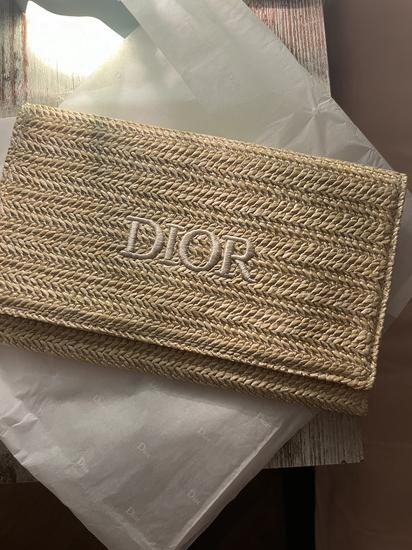 Dior clutch DOSTUPAN POSLEDNJI komad