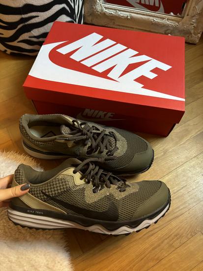 Nove Nike muske patike Nike Trail 44.5