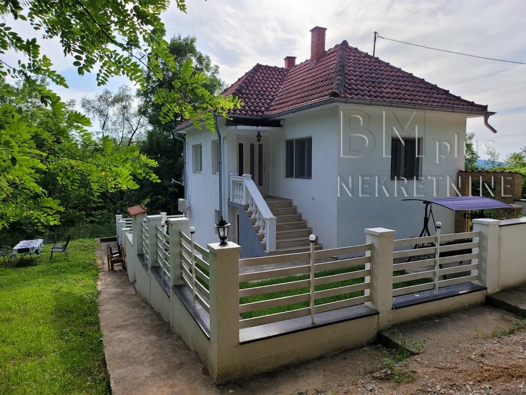 Kuća na prodaju, Gadžin Han - Jagličje, 46. 000 eur.