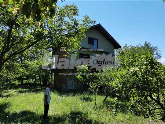 Vikendica na odličnoj lokaciji u Velikoj Plani