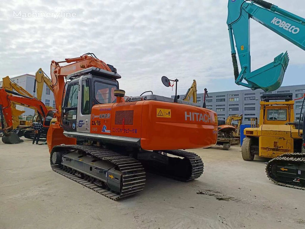 Hitachi ZX240 bager guseničar