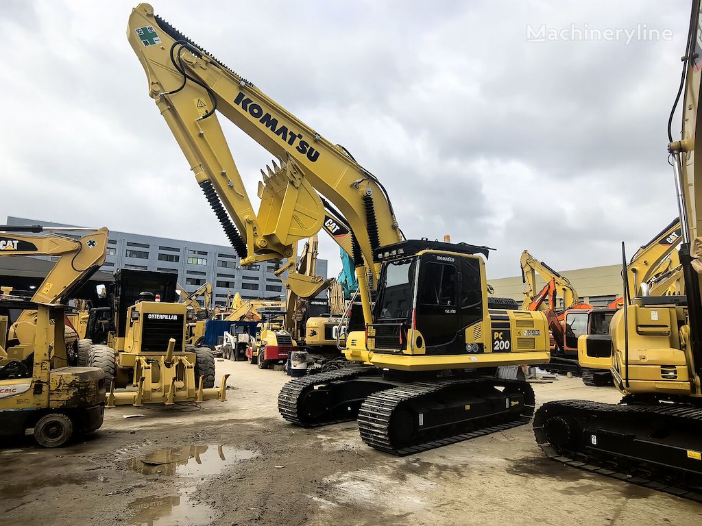 Komatsu PC210 bager guseničar