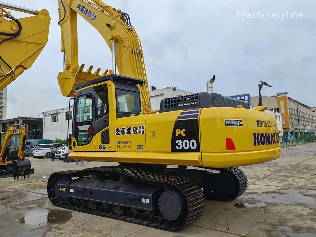 Komatsu PC300 bager guseničar