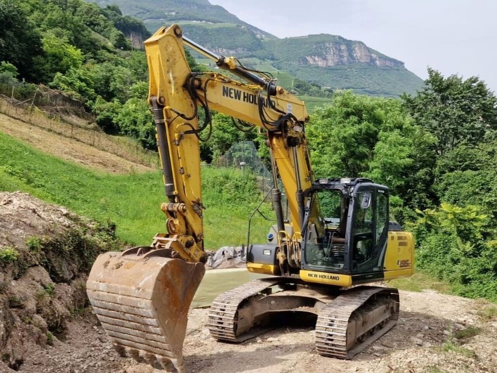 New Holland E195C bager guseničar