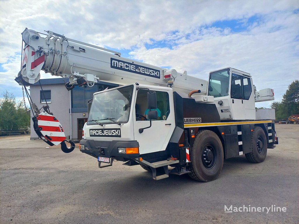 Liebherr LTM 1030-2 pokretna dizalica