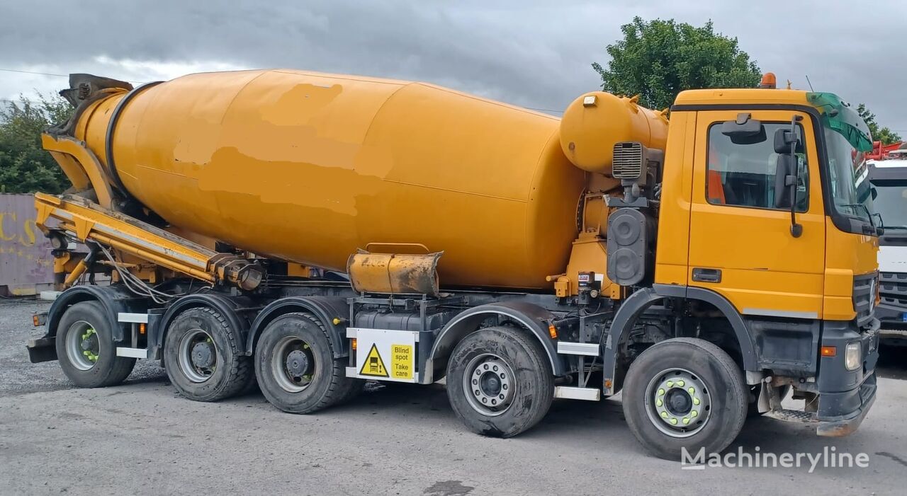 Stetter na šasiji Mercedes-Benz Actros 4444 kamion s mešalicom za beton