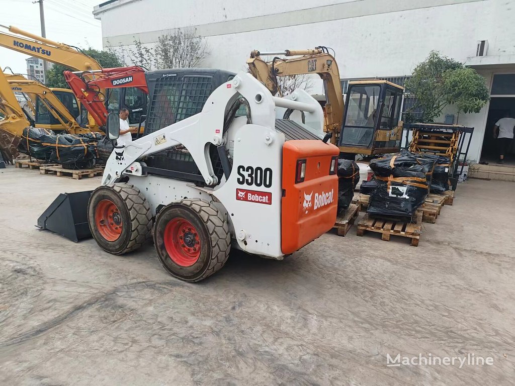 Bobcat S300 mini utovarivač