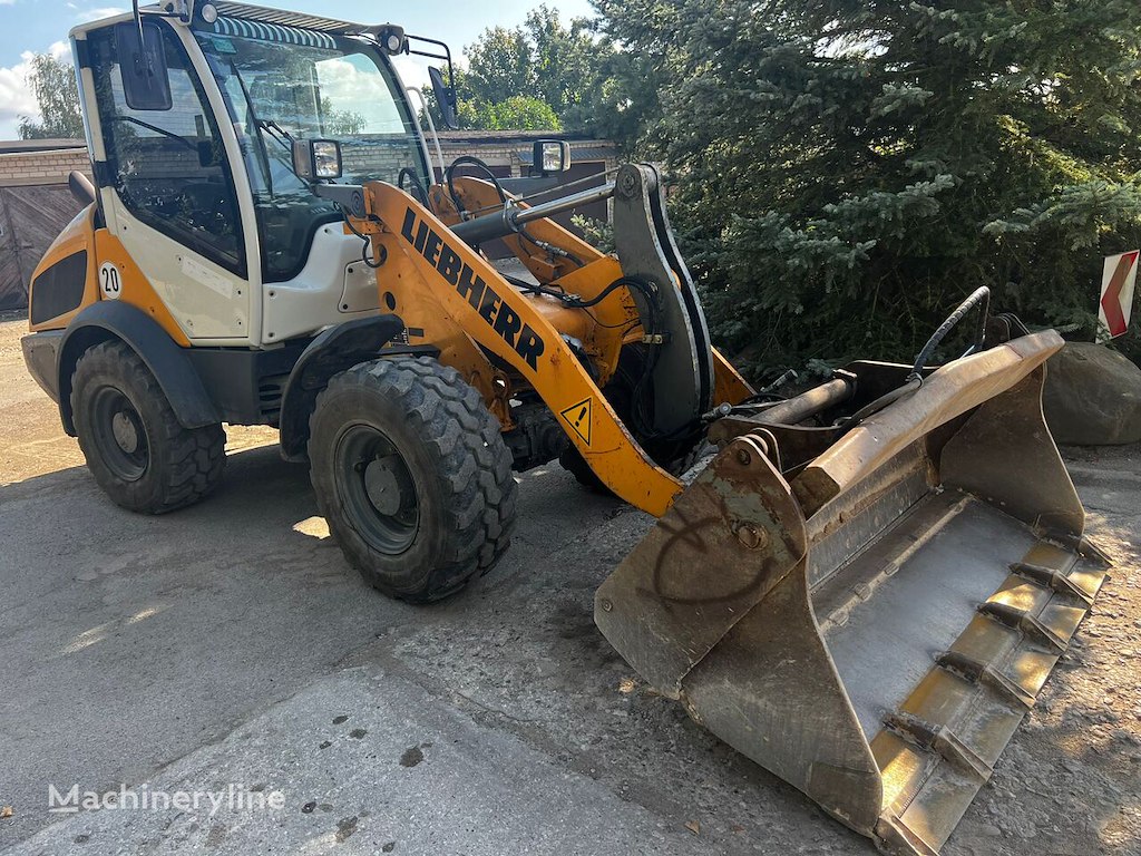 Liebherr L 506 C prednji utovarivač