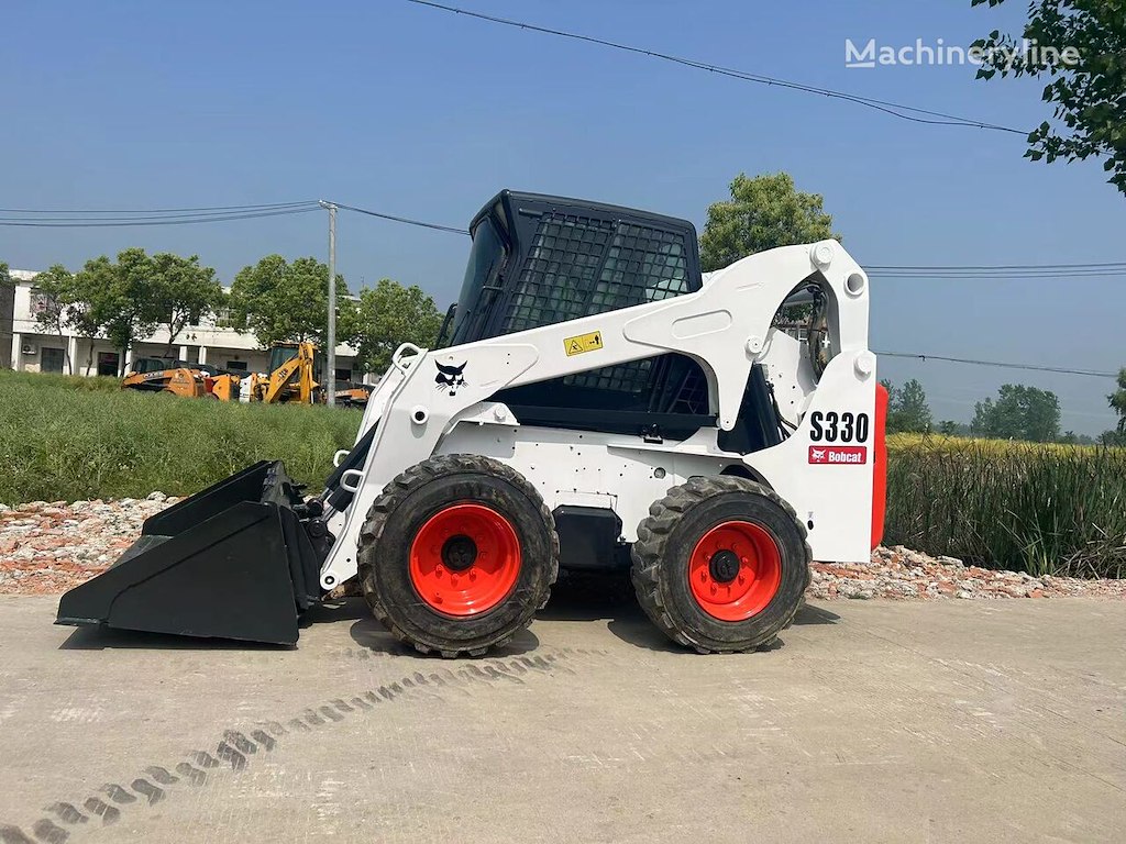 Bobcat S330 mini utovarivač