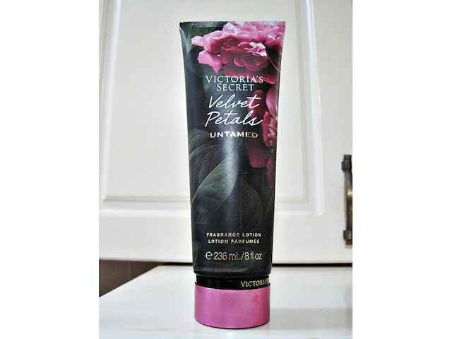 Velvet Petals Untamed Victoria`s Secret