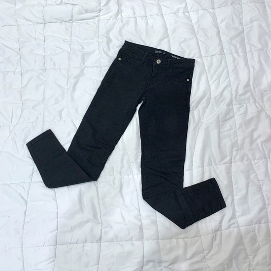 161. Bershka crne skinny pantalone low rise