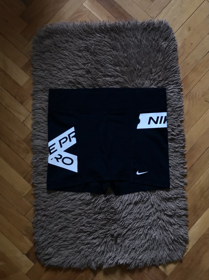 Nike pro