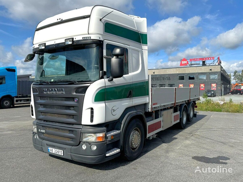 Prodaje se Scania R480 kamion s ravnom platformom na aukciji