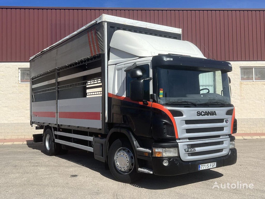 Scania P230 kamion s ravnom platformom