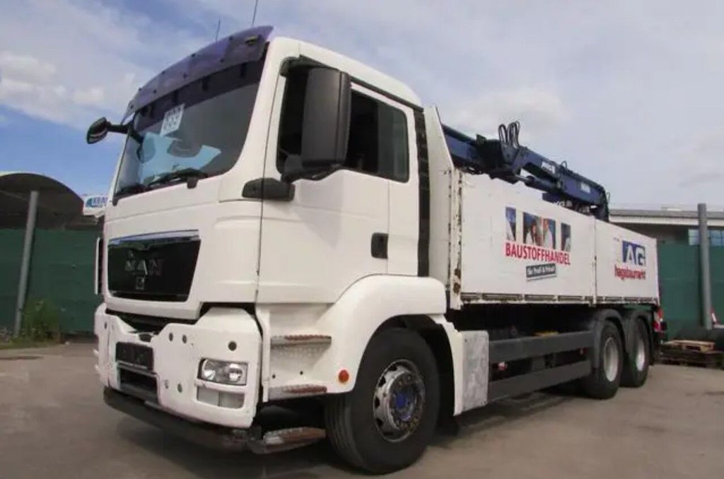 MAN TGS 26.360 kamion s ravnom platformom