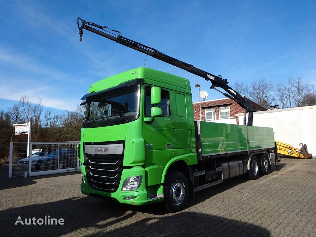 DAF XF 440 kamion s ravnom platformom