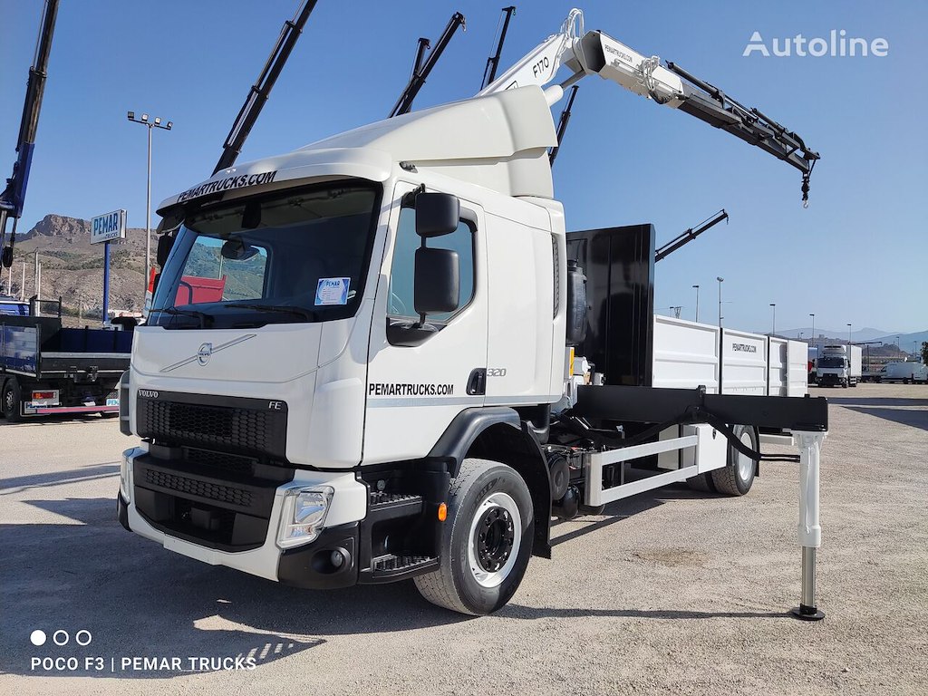 Volvo FE 320 kamion s ravnom platformom