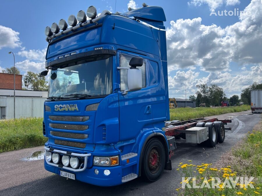 Prodaje se Scania R 560 V8 kamion šasija na aukciji