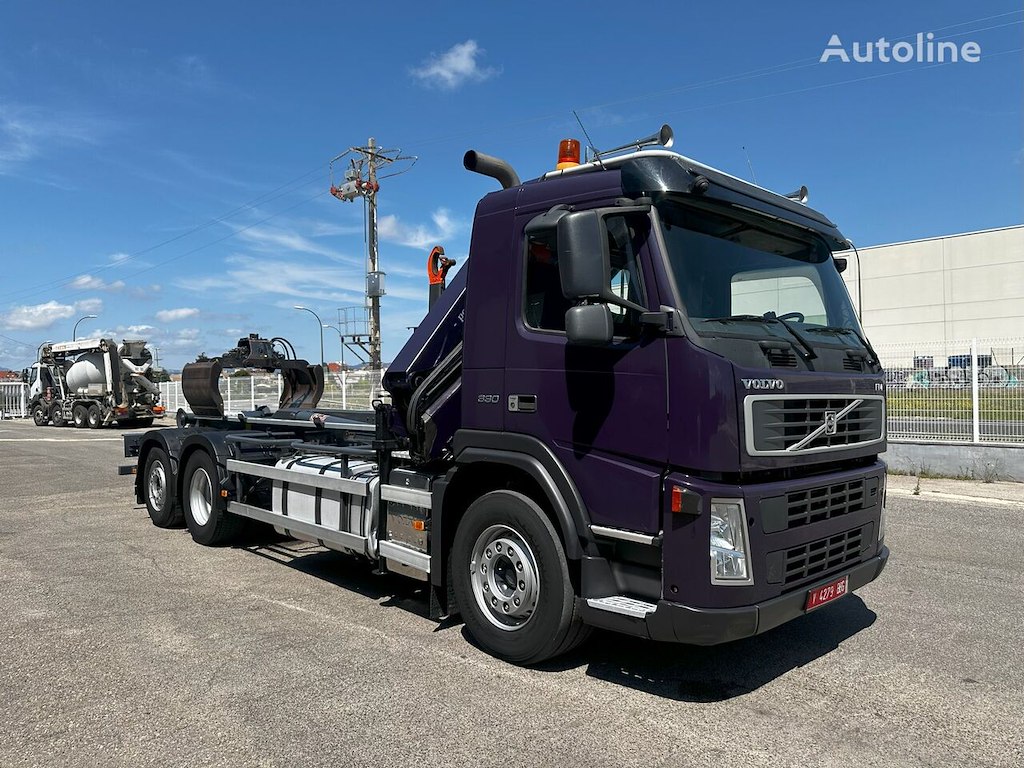 Volvo FM 330 GRUA + GANCHO kamion rol kiper