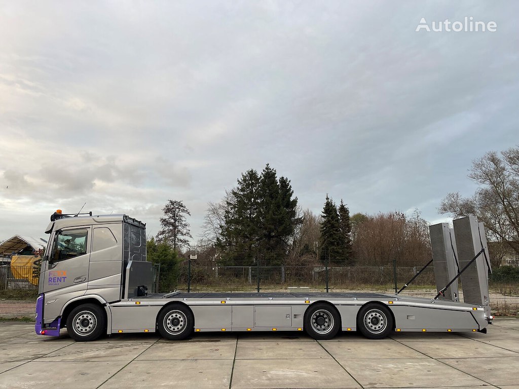 Volvo FH500 8x2 autotransporter