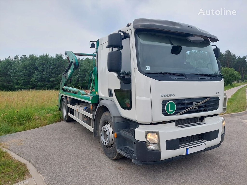 Volvo FE 260 kamion autopodizač kontejnera