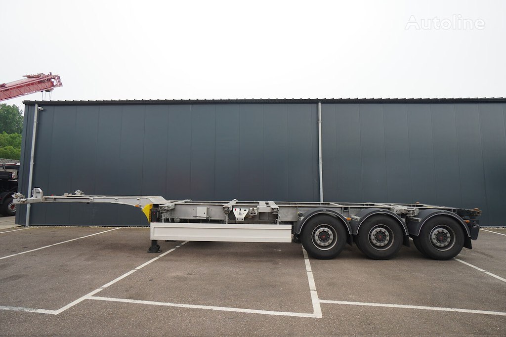 Renders 3 AXLE CONTAINER TRAILER WITH GEN-SET poluprikolica za prevoz kontejnera