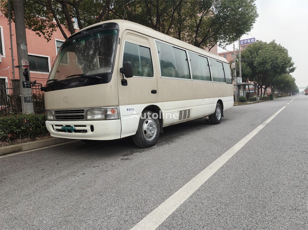 Toyota Coaster turistički autobus