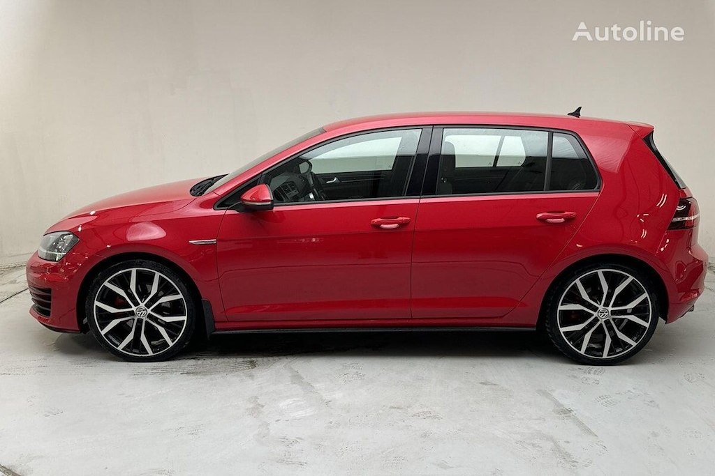 Prodaje se Volkswagen Golf hečbek na aukciji