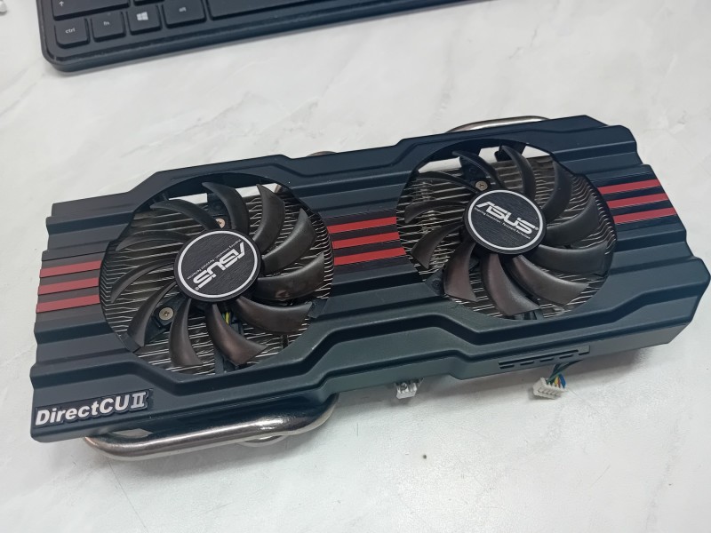 hladnjak od asus grafike GTX 660 ispravan