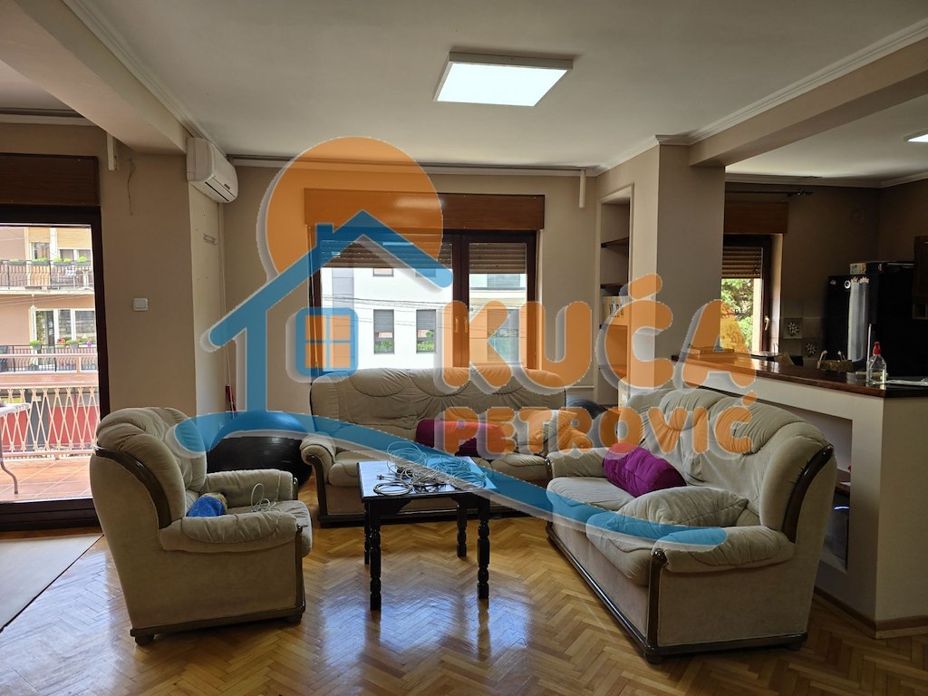 četvorosoban stan, 120 m2, Durlan, Solunskih ratnika ID: i-012075