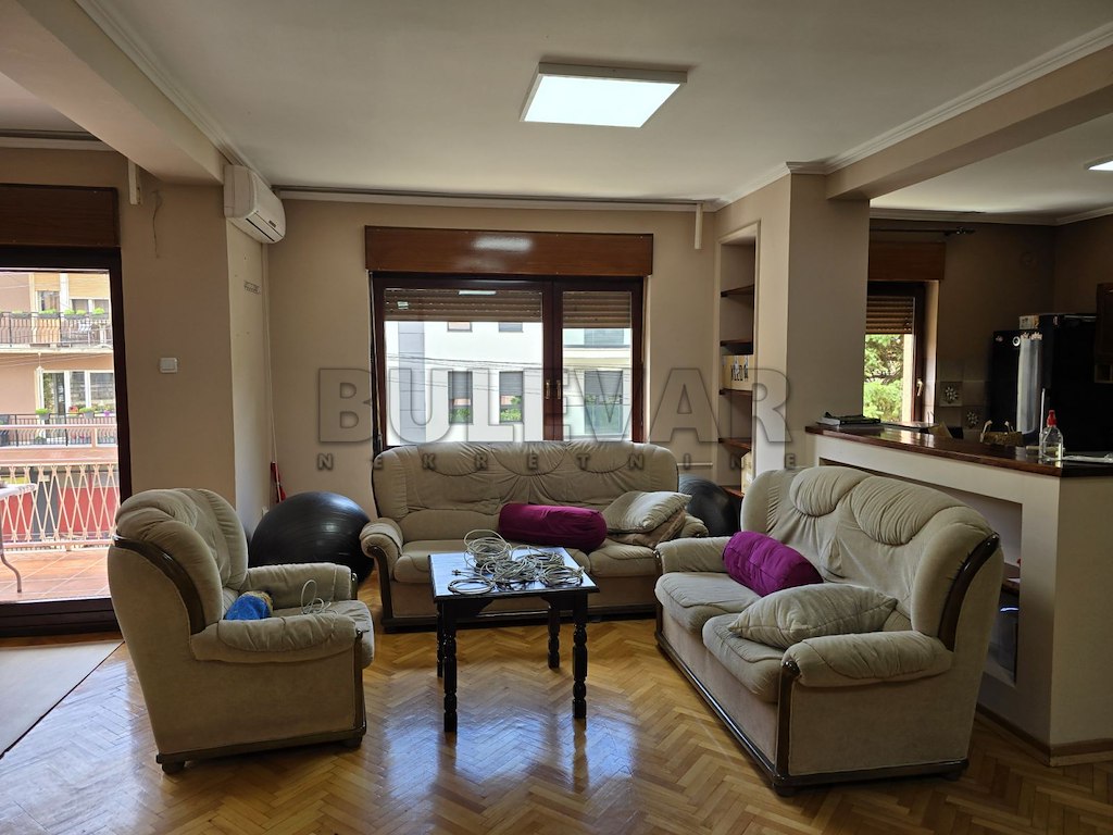 četvorosoban stan, 120 m2, Durlan, Solunskih ratnika ID: i-012075