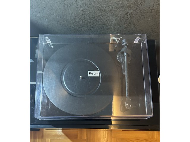 Pro-ject debut carbon dc gramofon