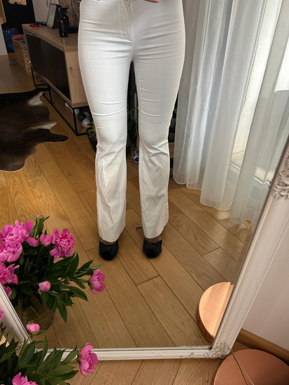 Zara bele pantalone