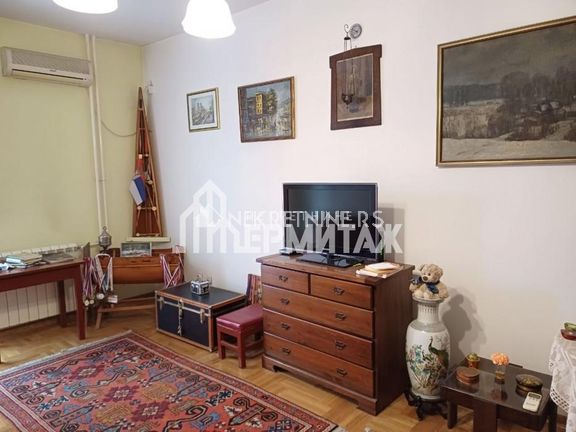 Vračar, Čubura, 4.0 stan, 107m2, 269800 EUR