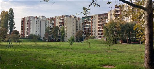 Novi Beograd-Blok 70a pored Save