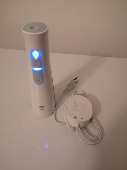 BRAUN Oral-B AquaCare 3720