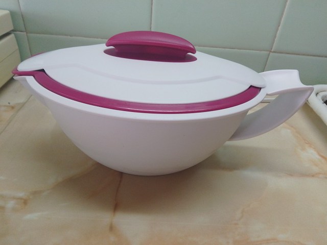 Tupperware posuda za toplo serviranje  550ml