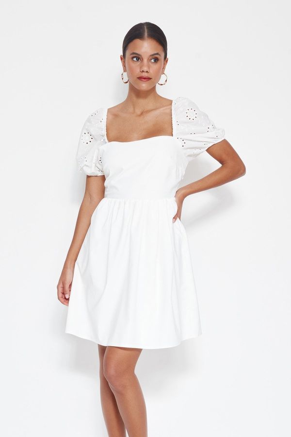 TRENDYOL WHITE HALTERNECK/SKATER MINI DRESS WITH WOVEN COTTON LINED AND BACK DETAIL BRODE